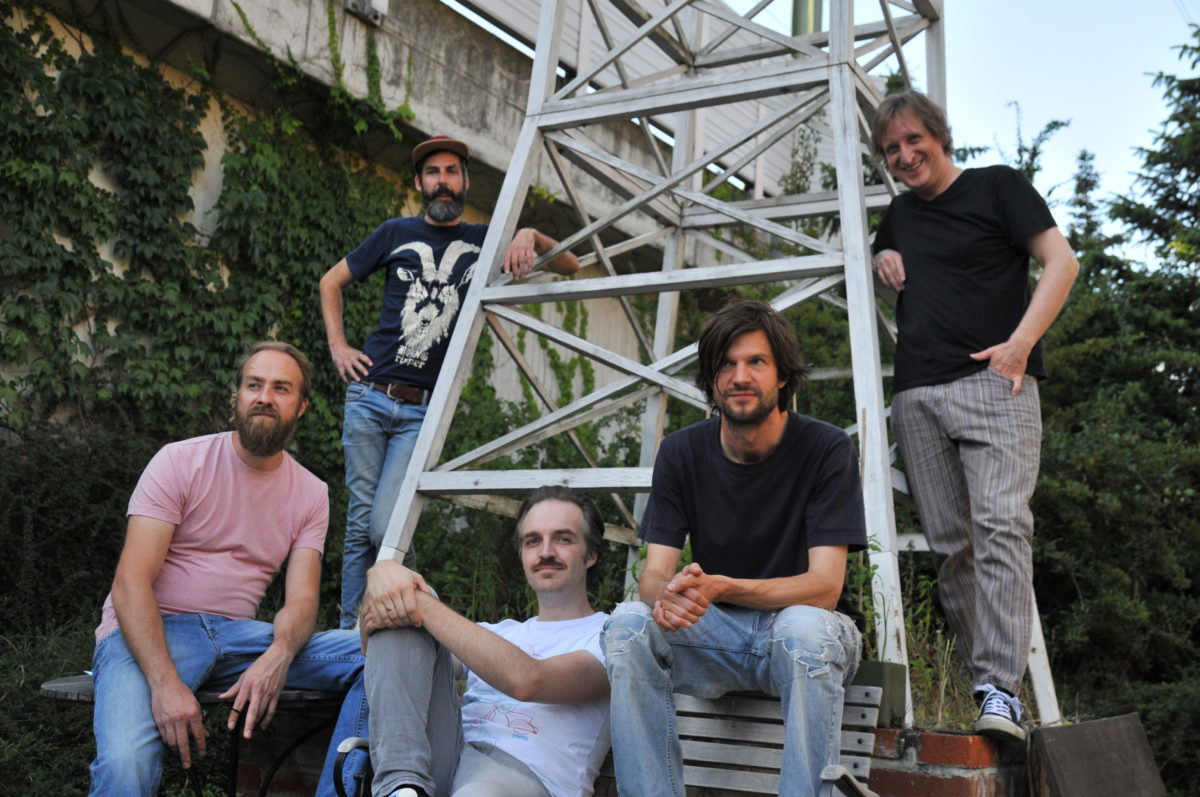 MusikBlog - neustadt - Distanzen - Debütalbum