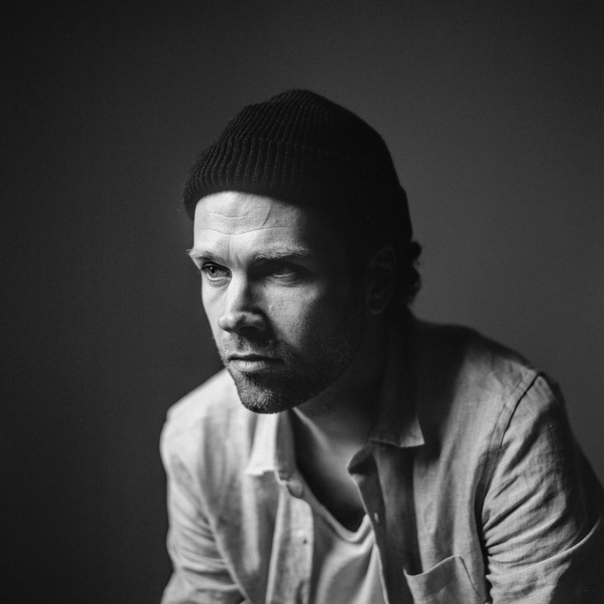 MusikBlog - robin. - Hell - Debütsingle